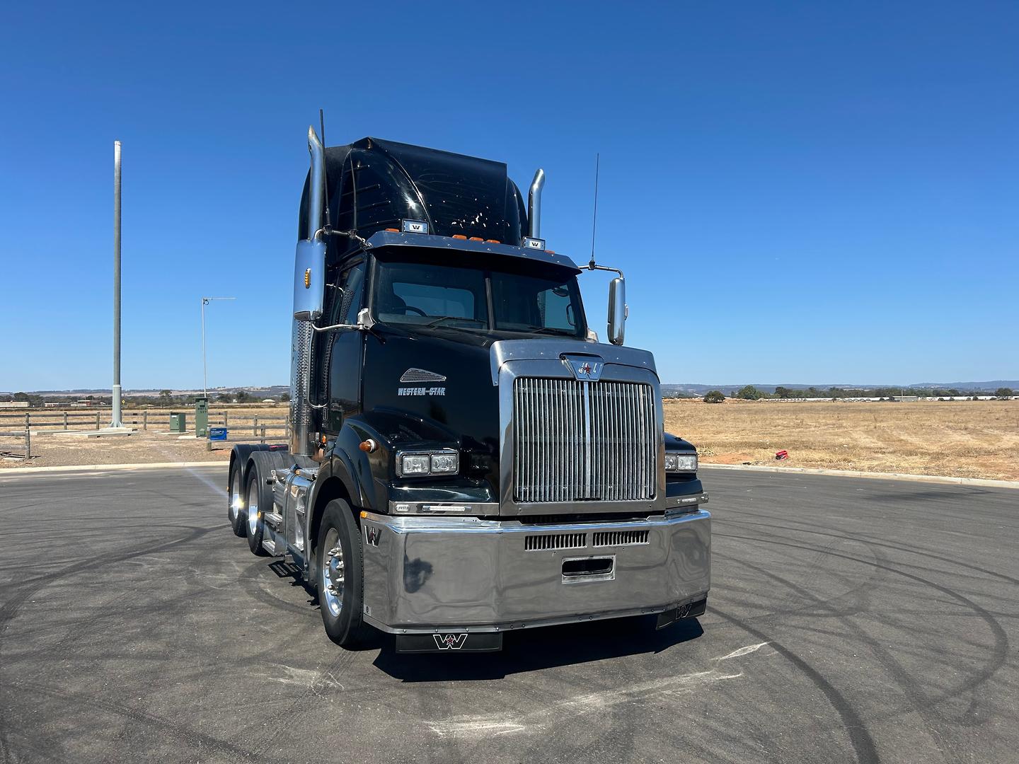 2017 Western Star 5800 Series 5864SS - WAKEFIELD TRUCKS